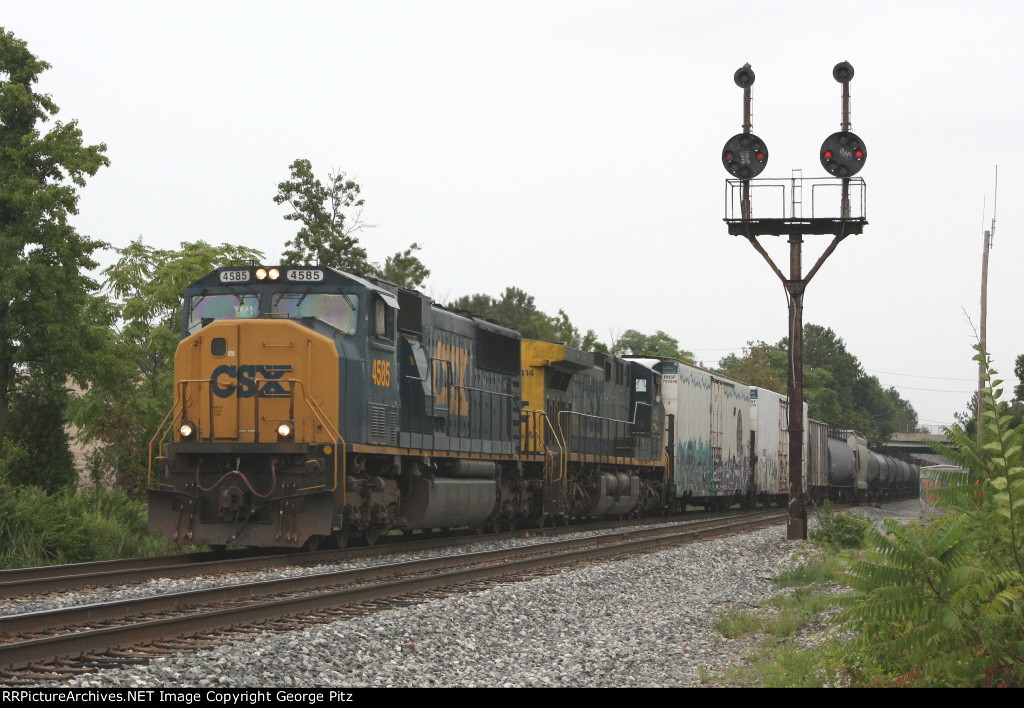 CSX 4585 at Rossville interlocking